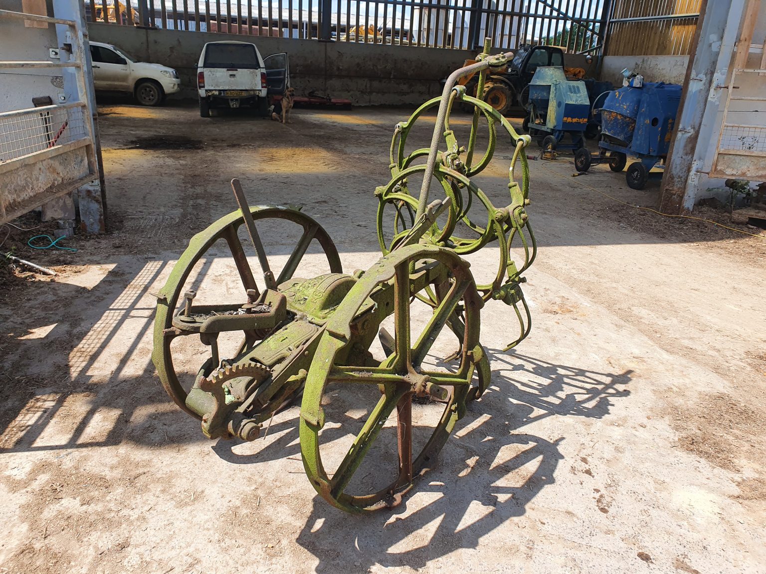 Albion Potato Lifter - BRUCE ATFIELD
