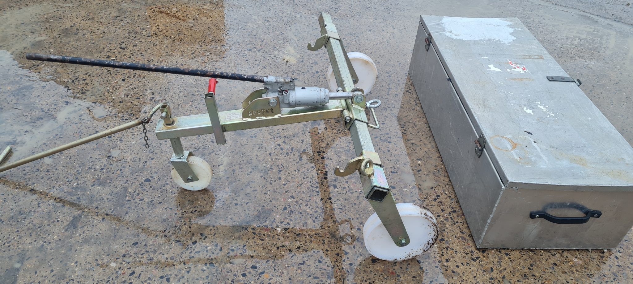 Probst SDH-15 UK Drain Cover Lifter - BRUCE ATFIELD