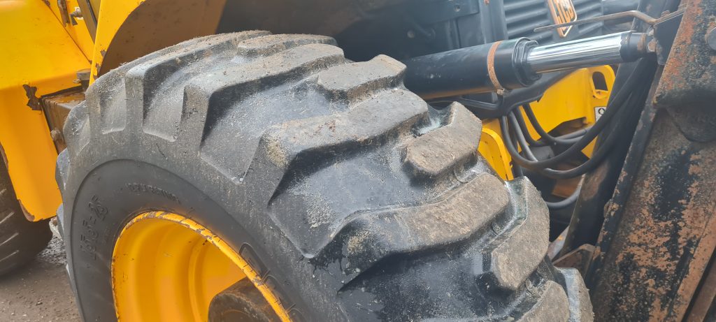 JCB 940 Rough Terrain Forklift - BRUCE ATFIELD