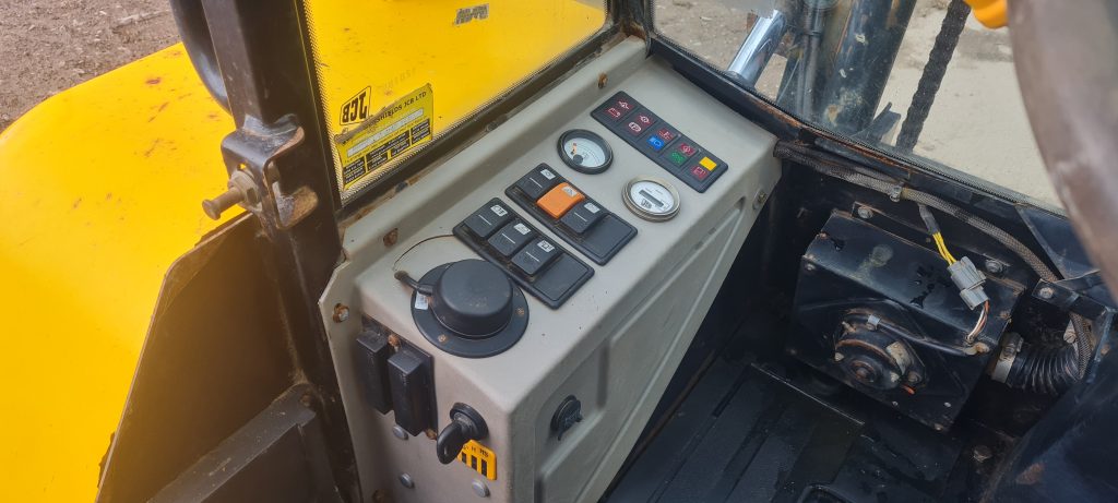 JCB 940 Rough Terrain Forklift - BRUCE ATFIELD