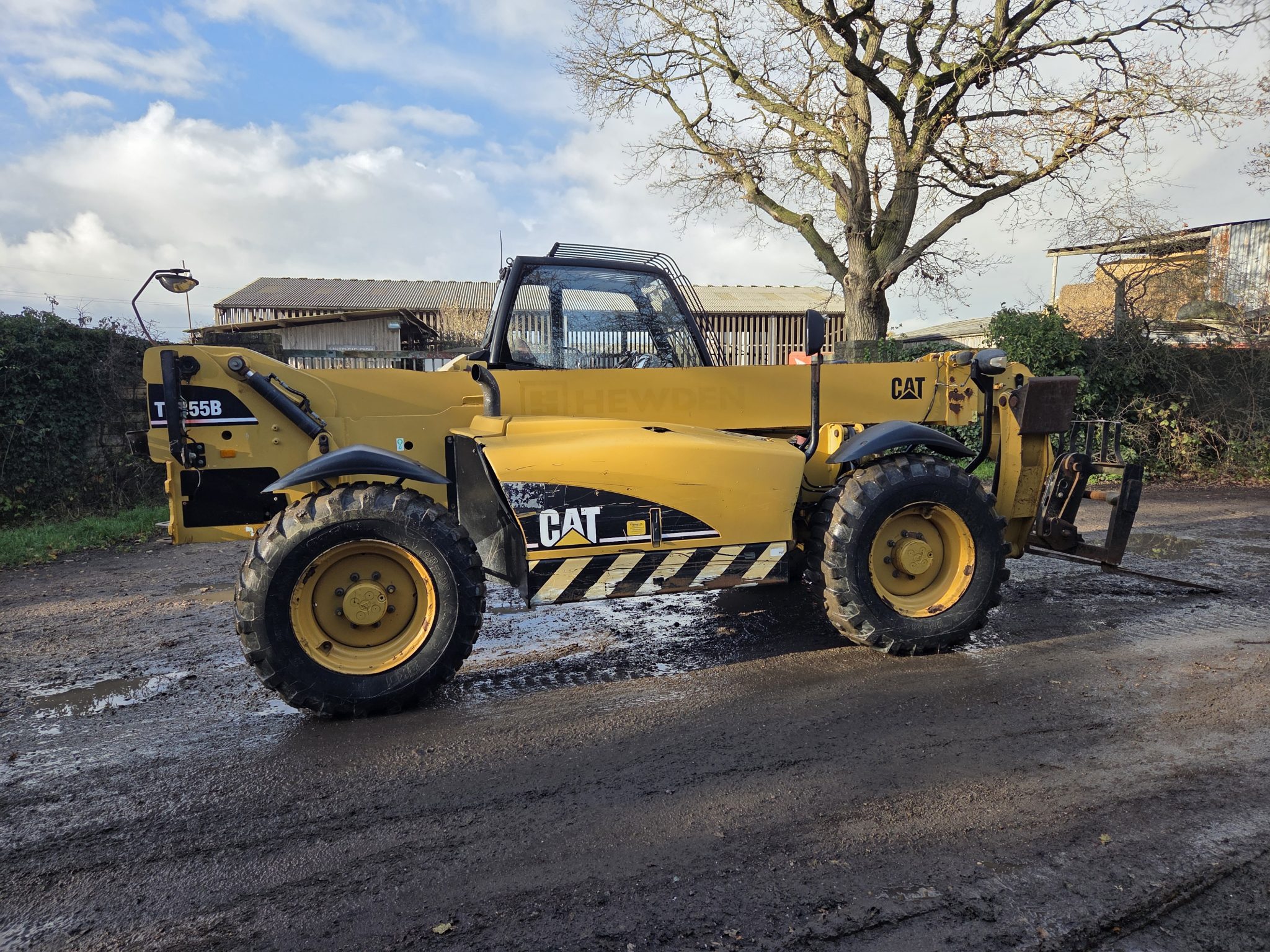 Caterpillar TH355B - BRUCE ATFIELD
